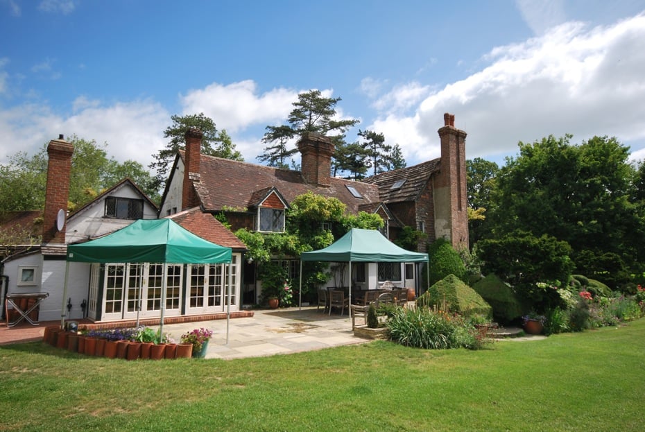 Ridge Farm | Large Farmhouse for Group Hollidays, Dorking