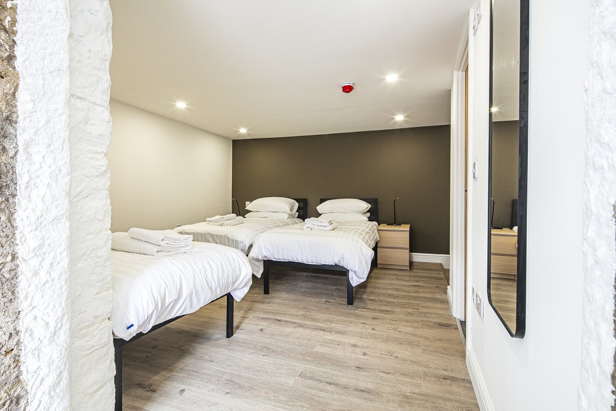 Dovedale Manor | Large holiday house, Derbyshire