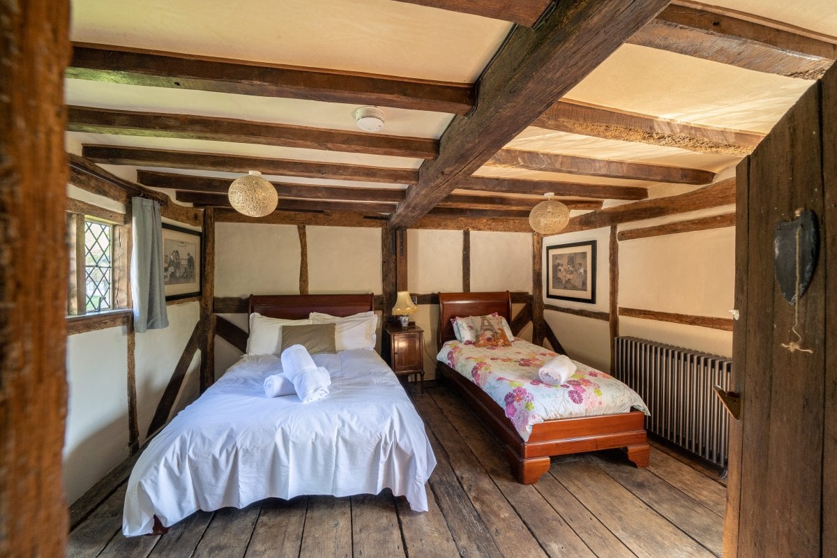 Ridge Farm | Large Farmhouse for Group Hollidays, Dorking