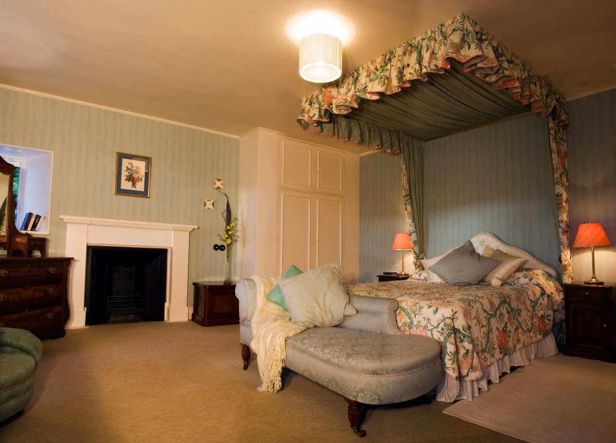 Farleyer Lodge and Menzies Steading | Luxury Highland houses