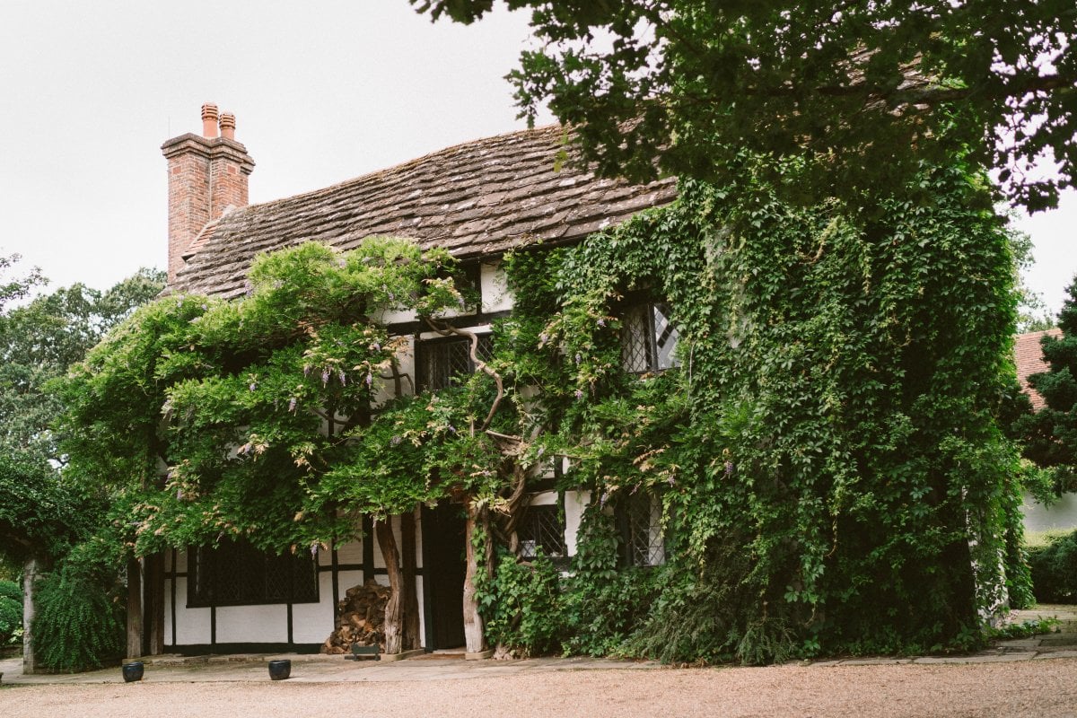Ridge Farm | Large Farmhouse for Group Hollidays, Dorking