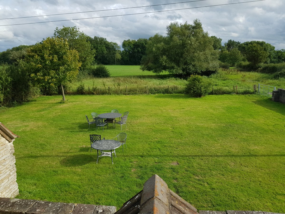 Sturt Farm | Large holiday farmhouse, Cotswolds