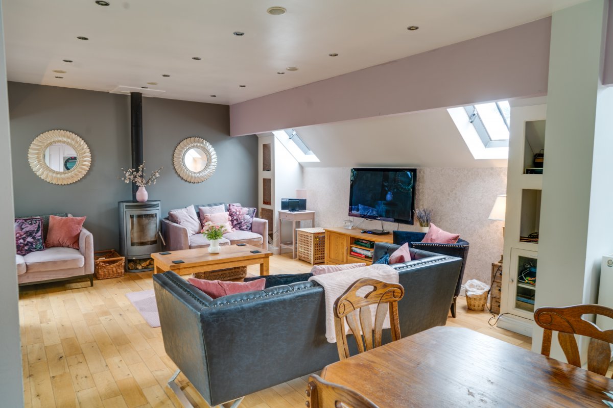 The Gate House | Spacious holiday house, Derbyshire