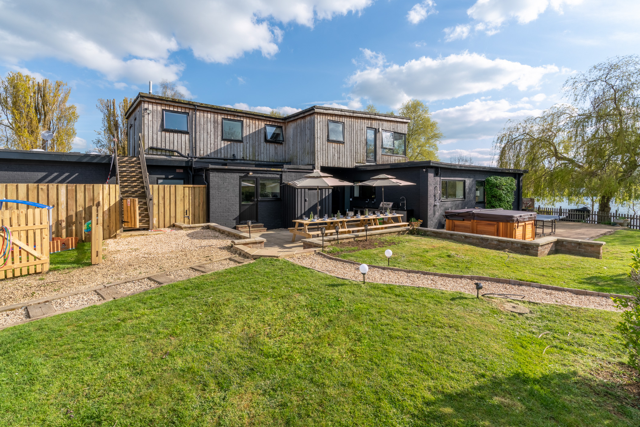 The Island | Private holiday island, Oxfordshire