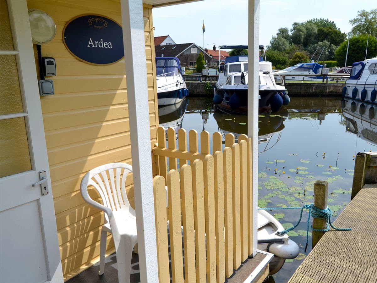 Simpson's Boatyard | Cottages and houseboats, Norfolk Broads