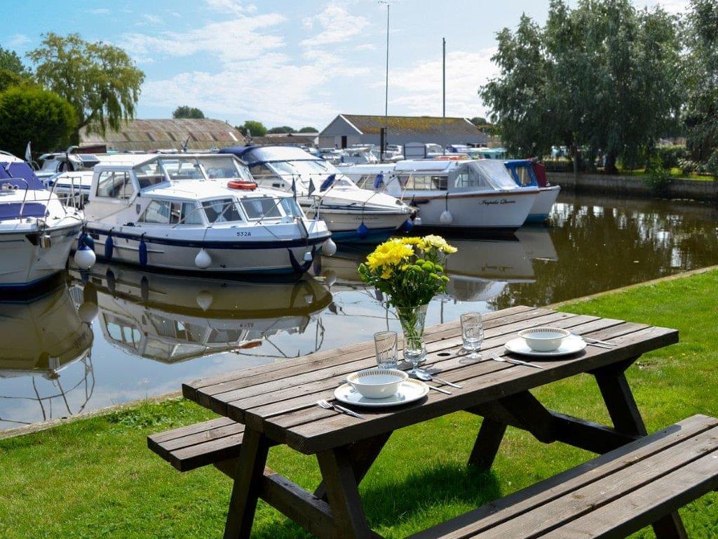 Simpson's Boatyard | Cottages and houseboats, Norfolk Broads