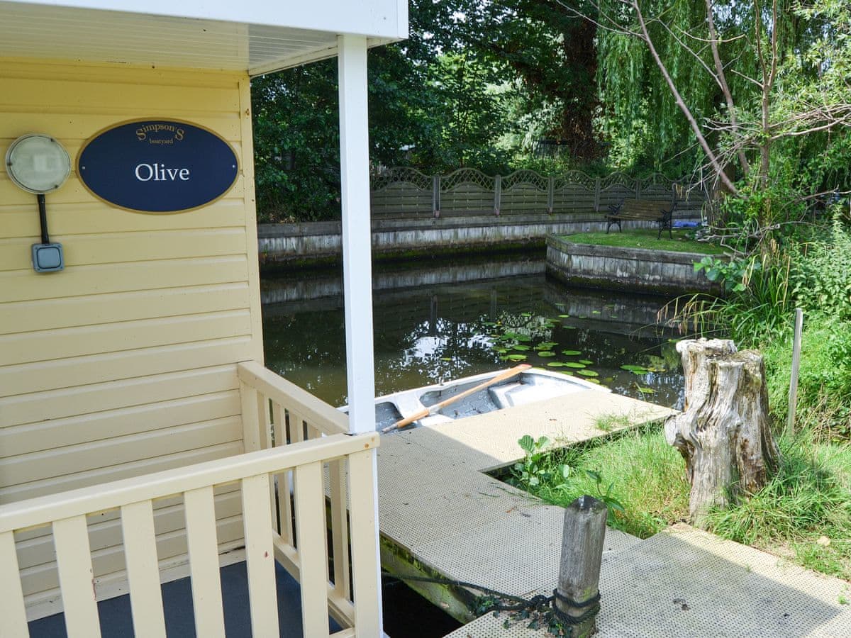 Simpson's Boatyard | Cottages and houseboats, Norfolk Broads