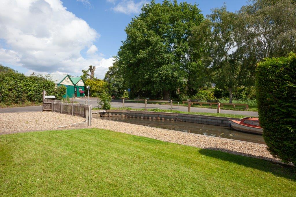 Simpson's Boatyard | Cottages and houseboats, Norfolk Broads