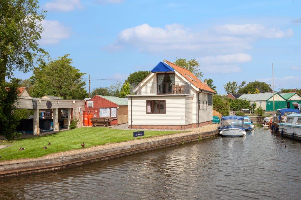 Simpson's Boatyard | Cottages and houseboats, Norfolk Broads