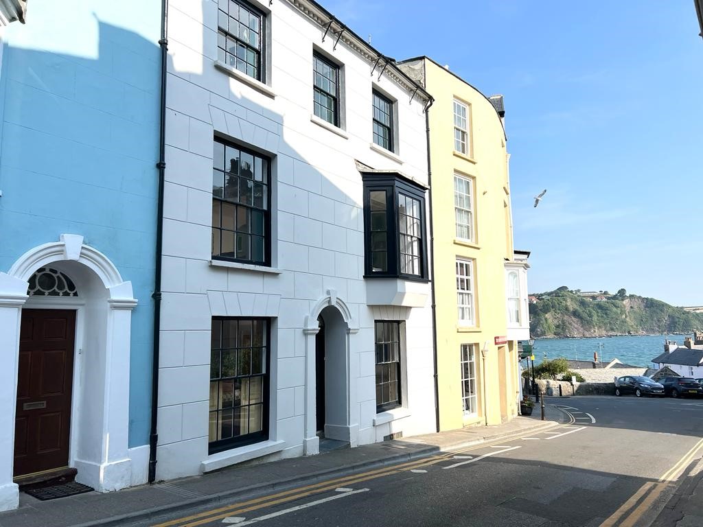 East Rock House | Large Georgian Townhouse Rental in Tenby