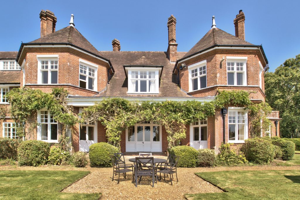 Alward House | Large family holiday house, Wiltshire