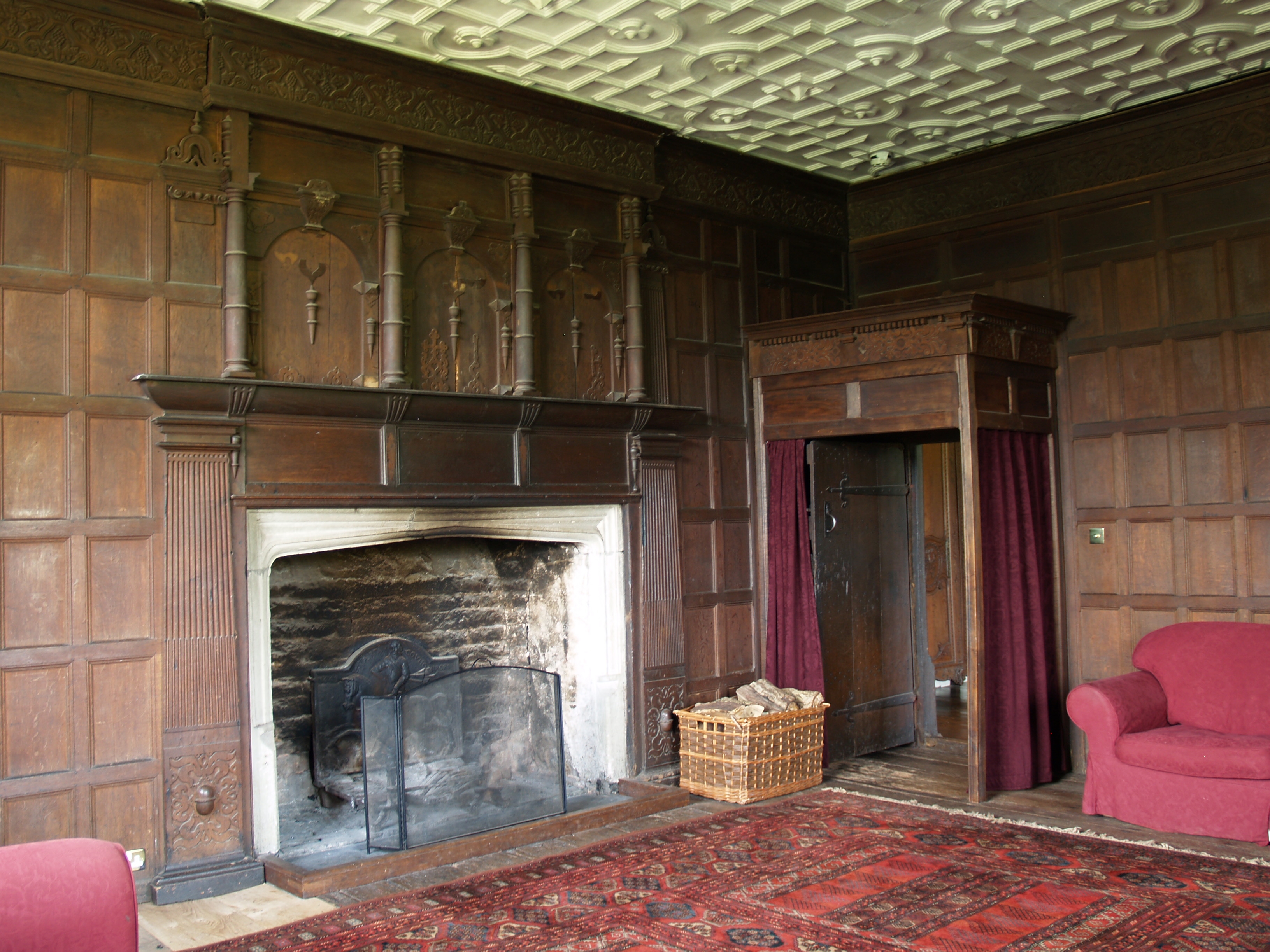 Treowen | Large manor holiday house, Monmouthshire