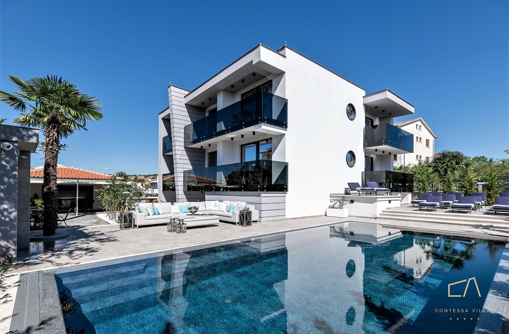 Holiday Villas for Large Groups | Group Accommodation