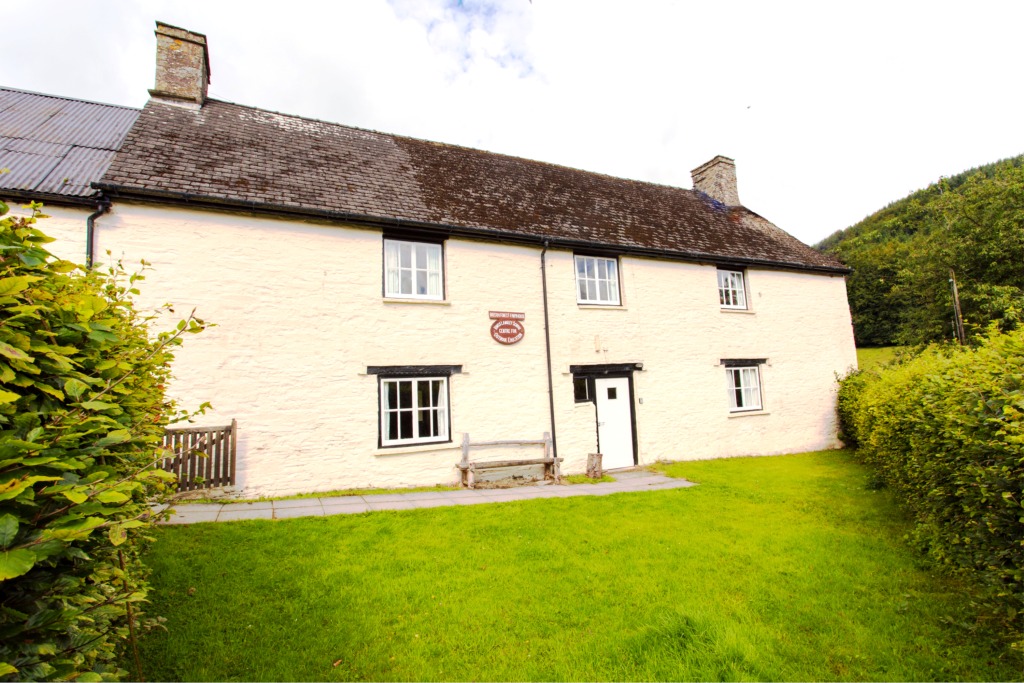 Brecon Forest Farmhouse | Large bunkhouse, Brecon Beacons