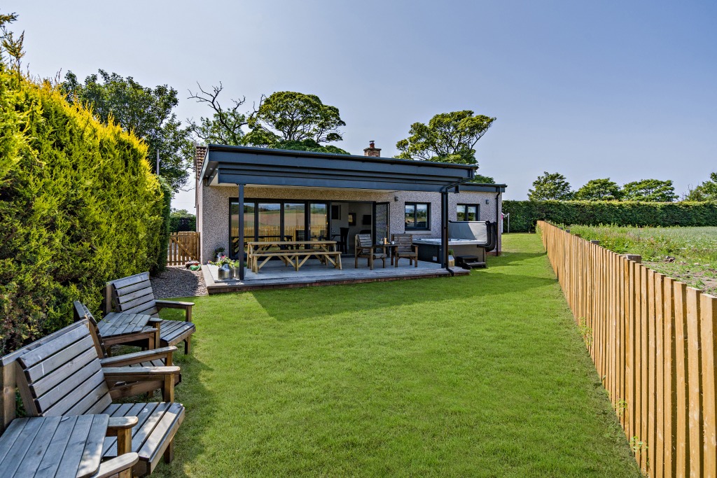 Corn Bunting House and Cottage | Family holiday houses, Fife