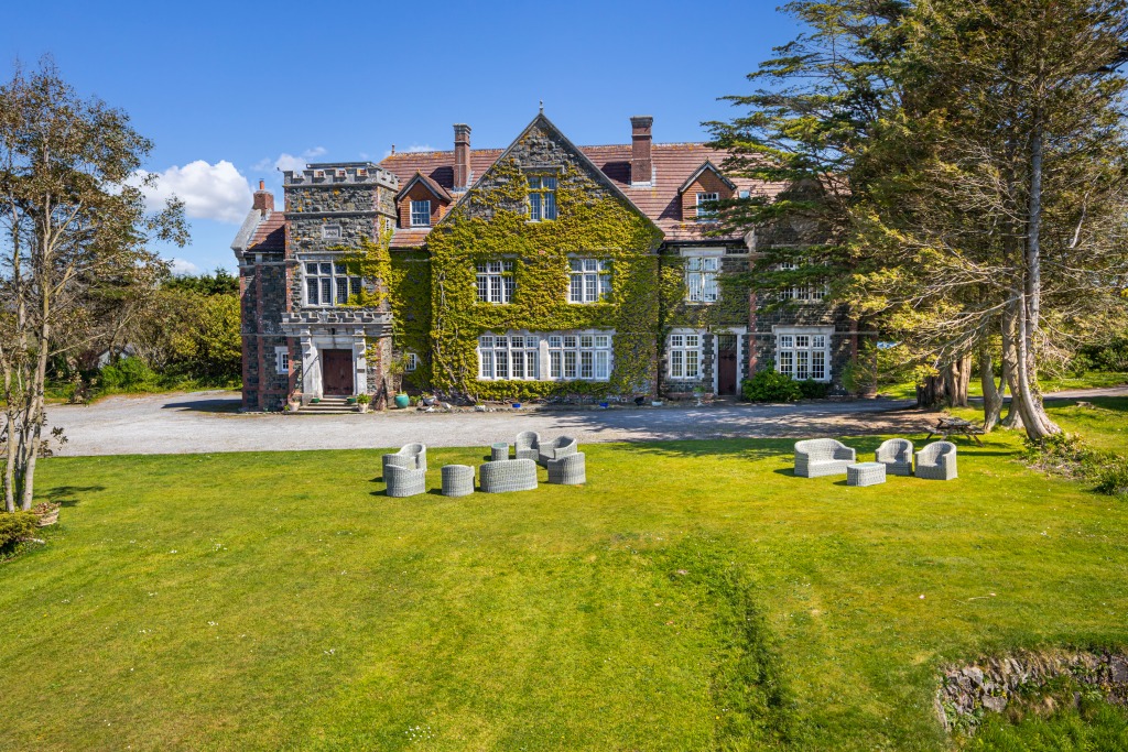 Alston Hall | Impressive celebration house, Devon