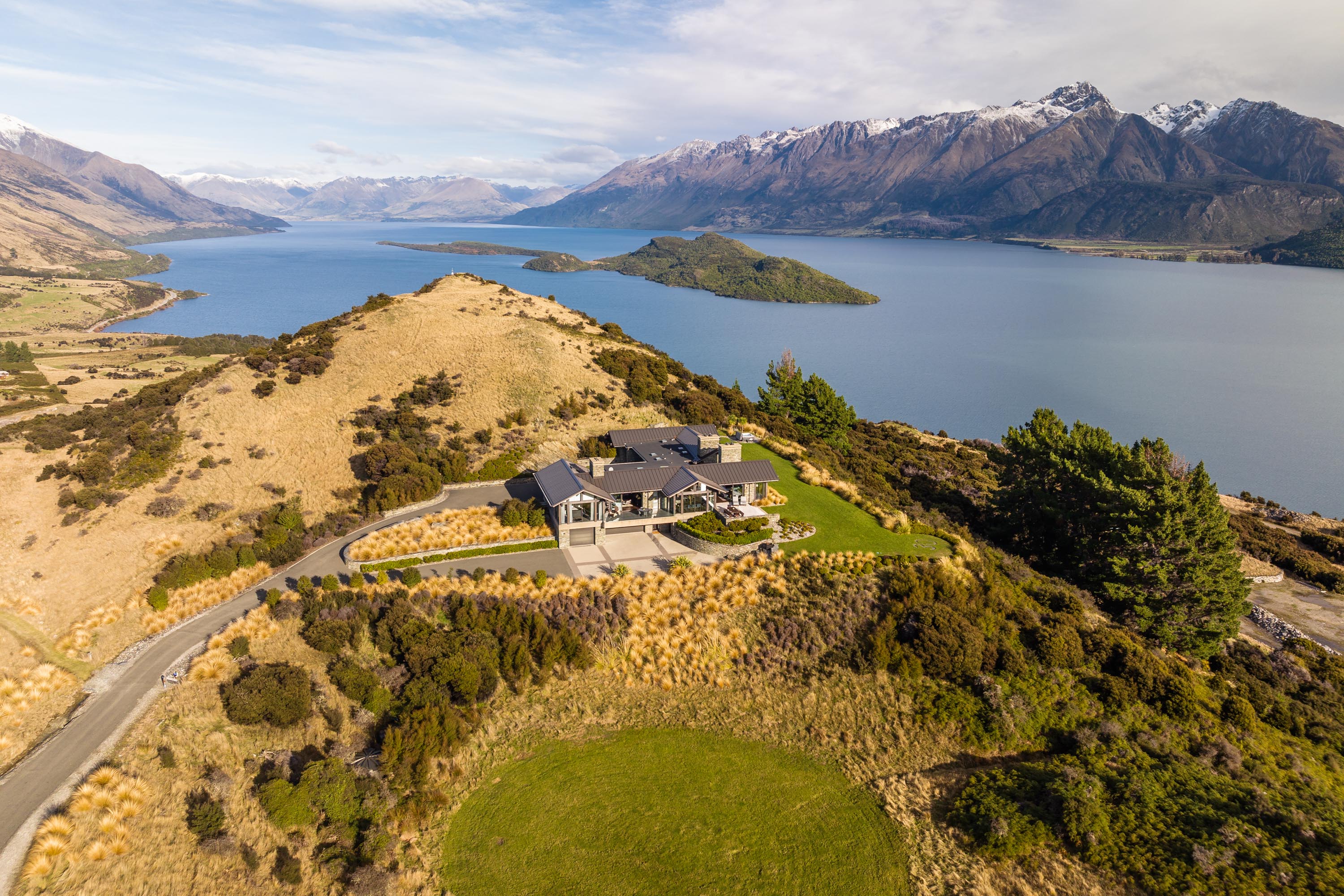 Sleeps 12 | Large Holiday Cottages Sleeping 12 People | Group Accommodation