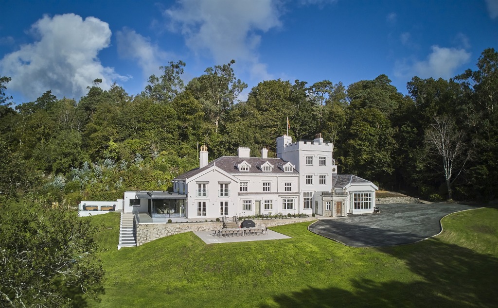 Craig y Don | Spectacular Anglesey holiday home | Bryn Bae Estate