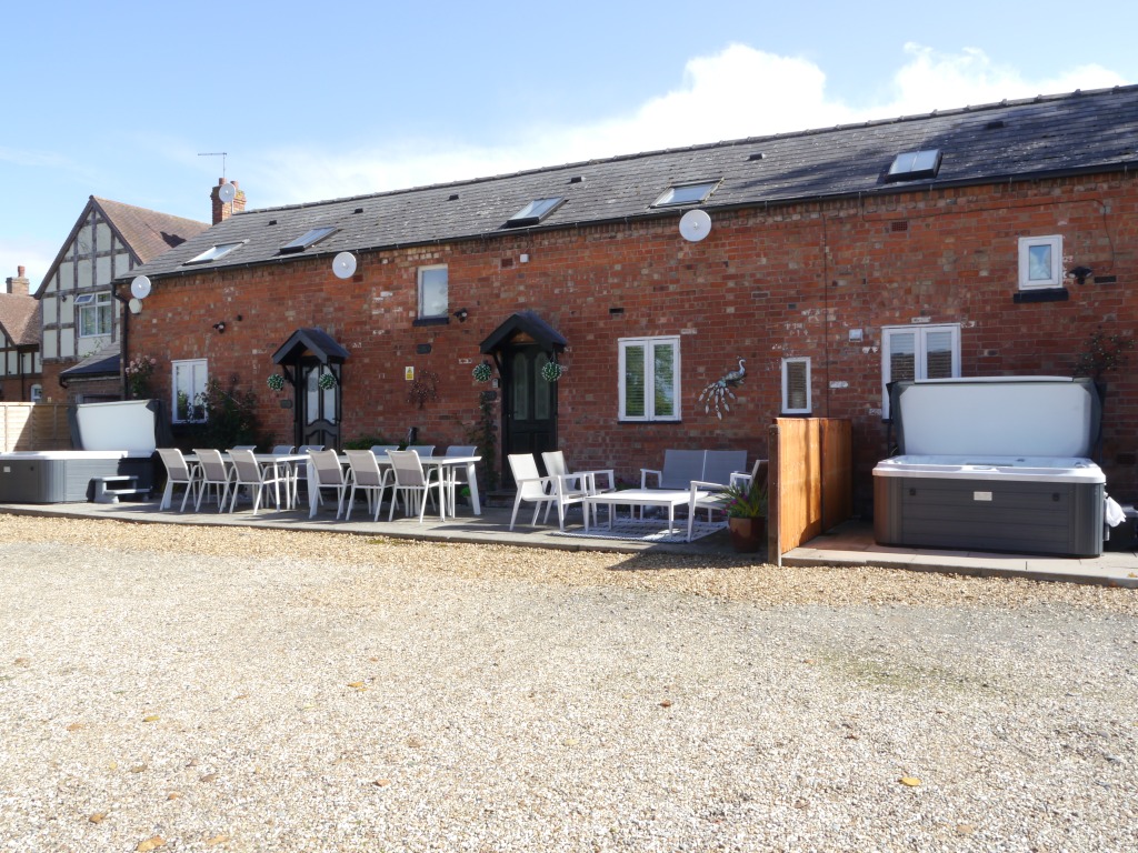 Shakespeare Lodge | For long weekends with friends, Warwick