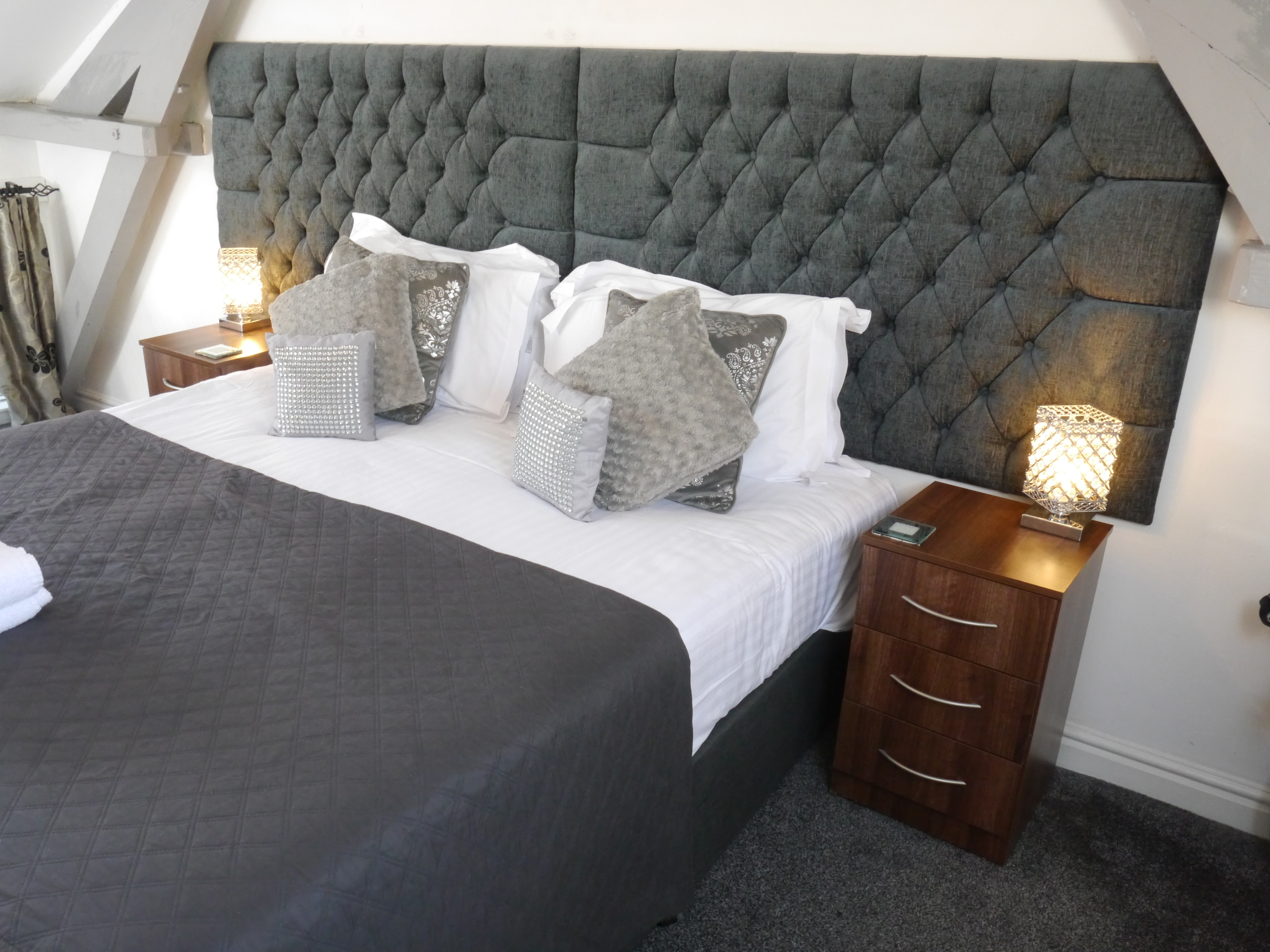 Shakespeare Lodge | For long weekends with friends, Warwick