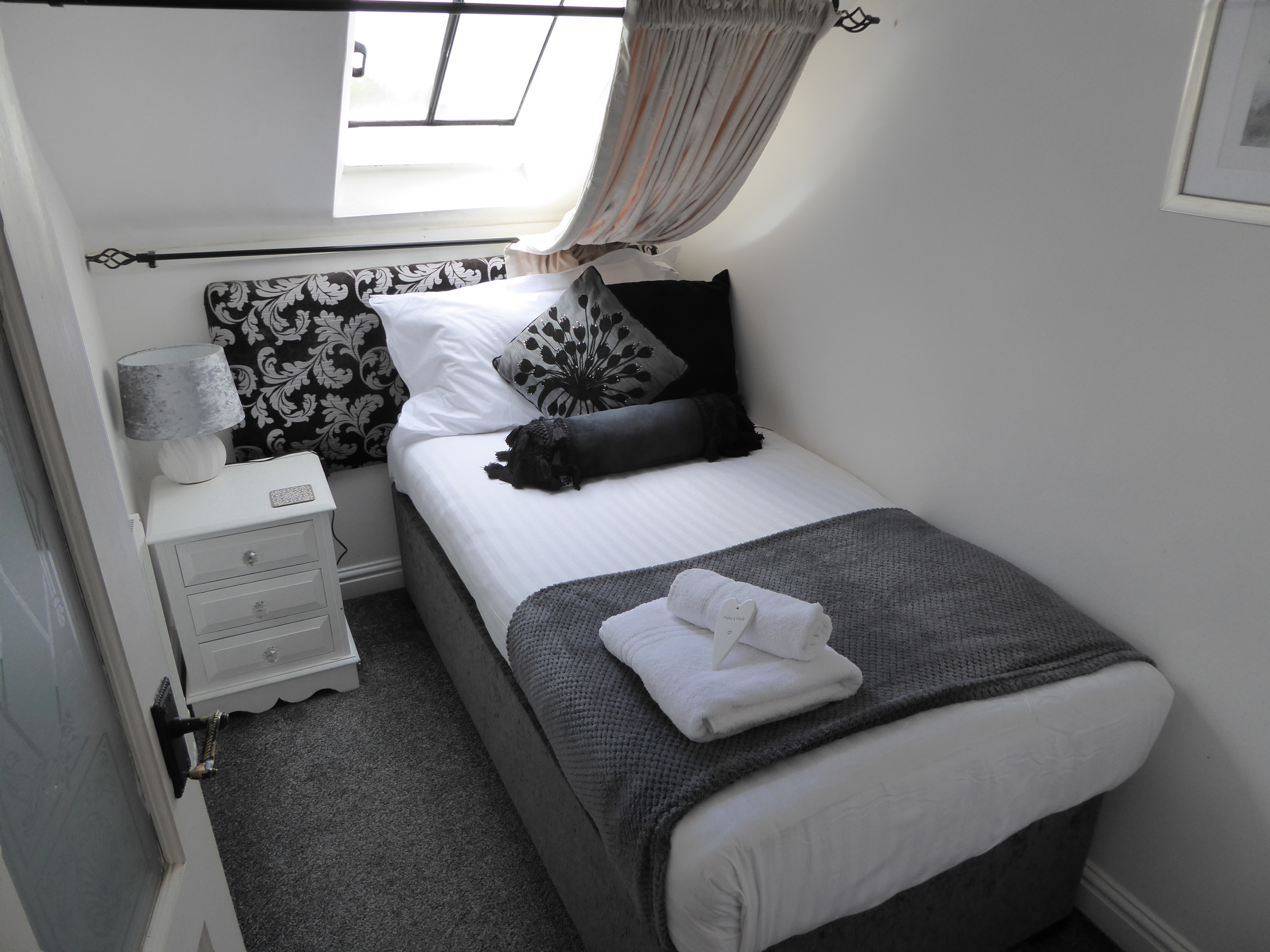 Shakespeare Lodge | For long weekends with friends, Warwick