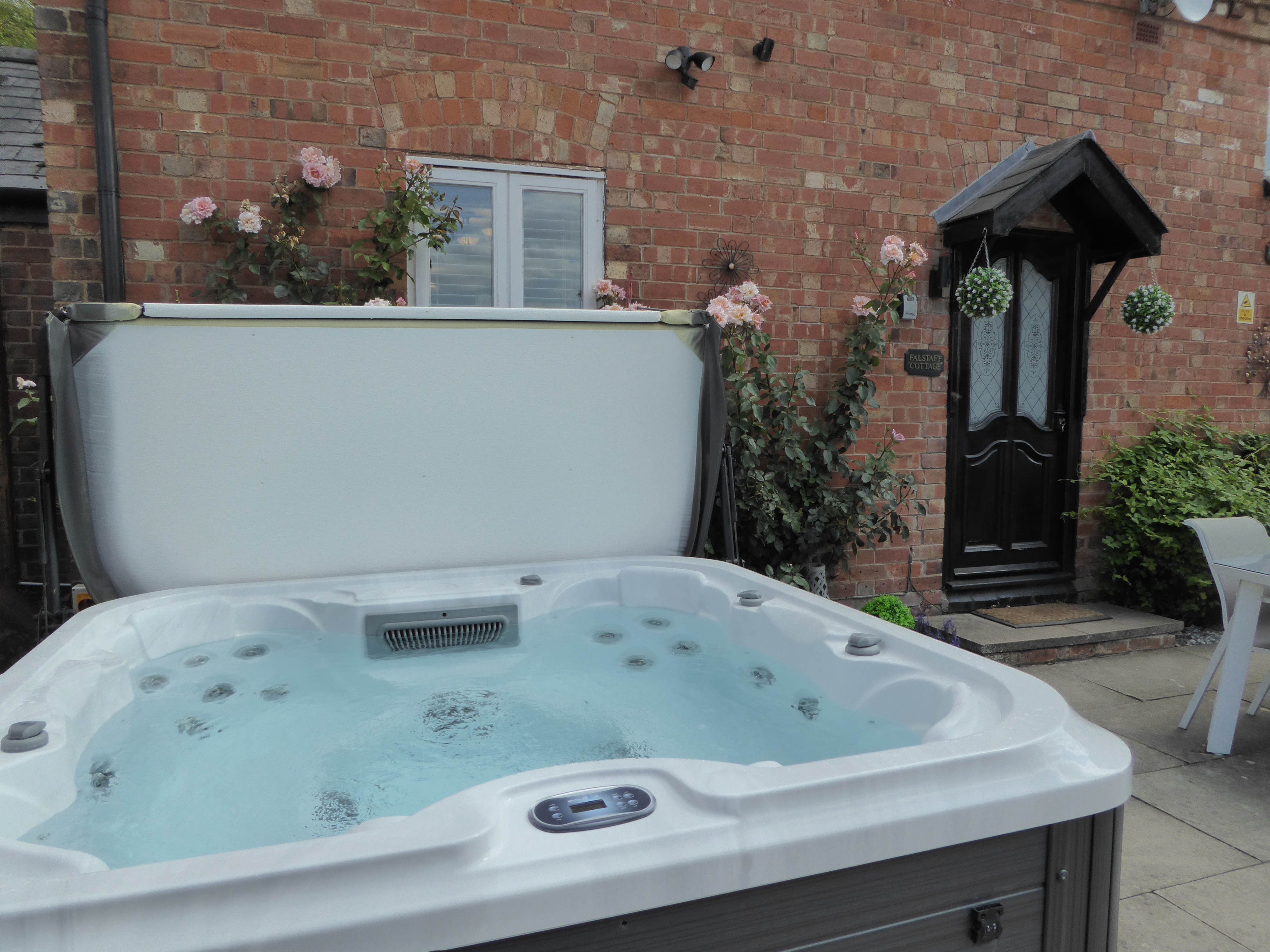 Shakespeare Lodge | For long weekends with friends, Warwick