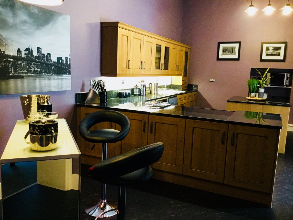 Ashbourne Hall | Big, Luxury Accommodation in Peak District