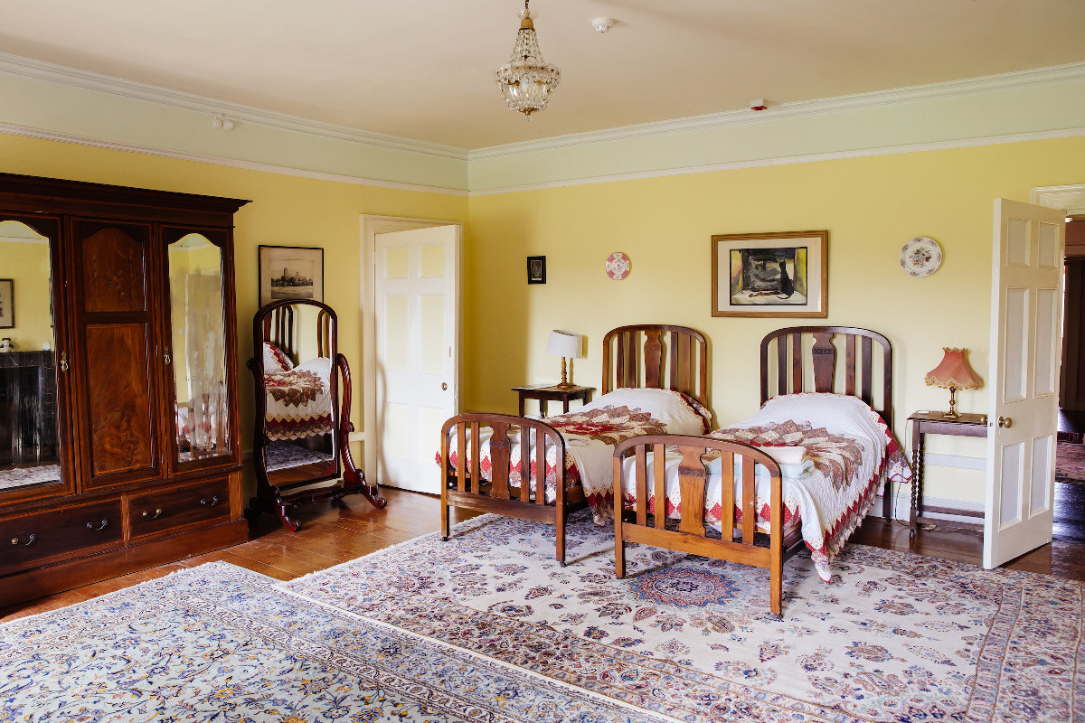 Buckland House | Big Group Holiday House with a Pool in Devon