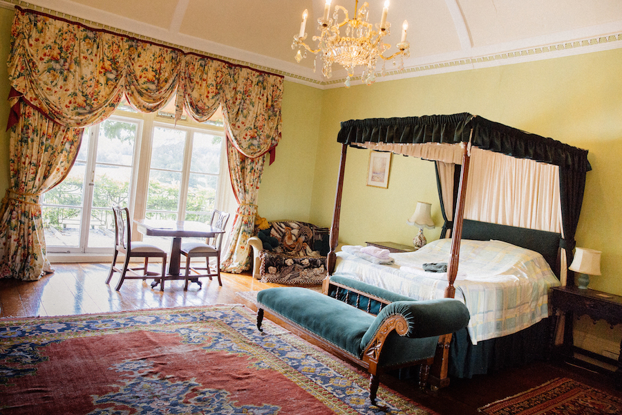 Buckland House | Big Group Holiday House with a Pool in Devon