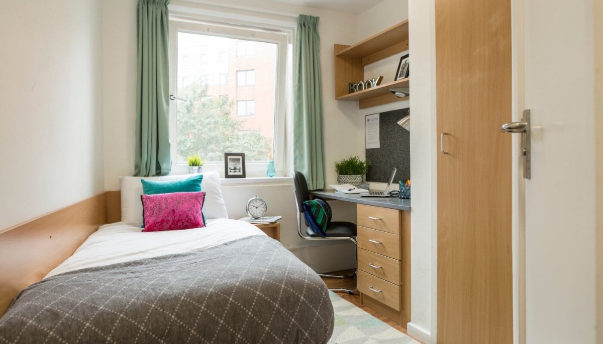 University Rooms to rent during holidays