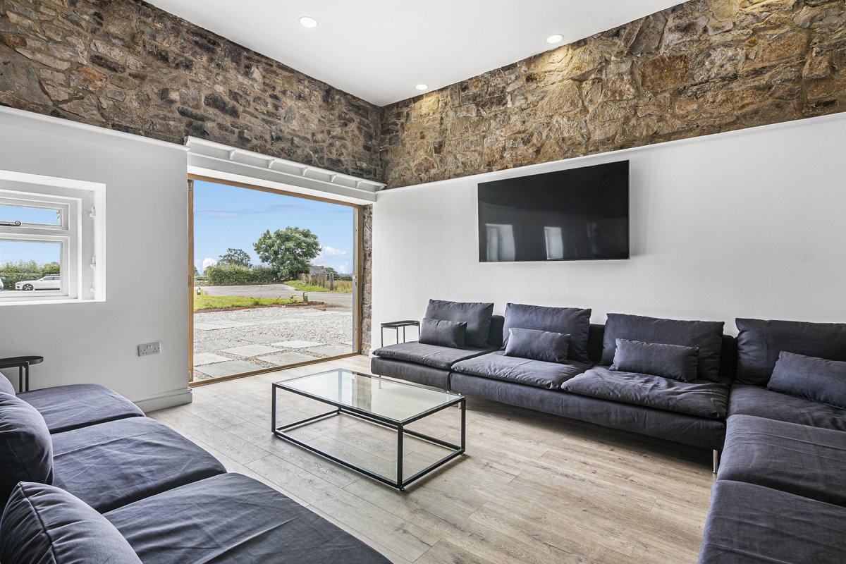 Dovedale Manor | Large holiday house, Derbyshire