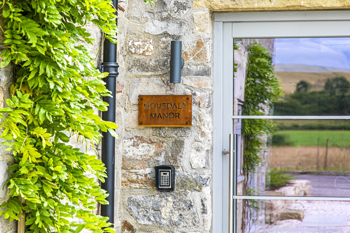 Dovedale Manor | Large holiday house, Derbyshire