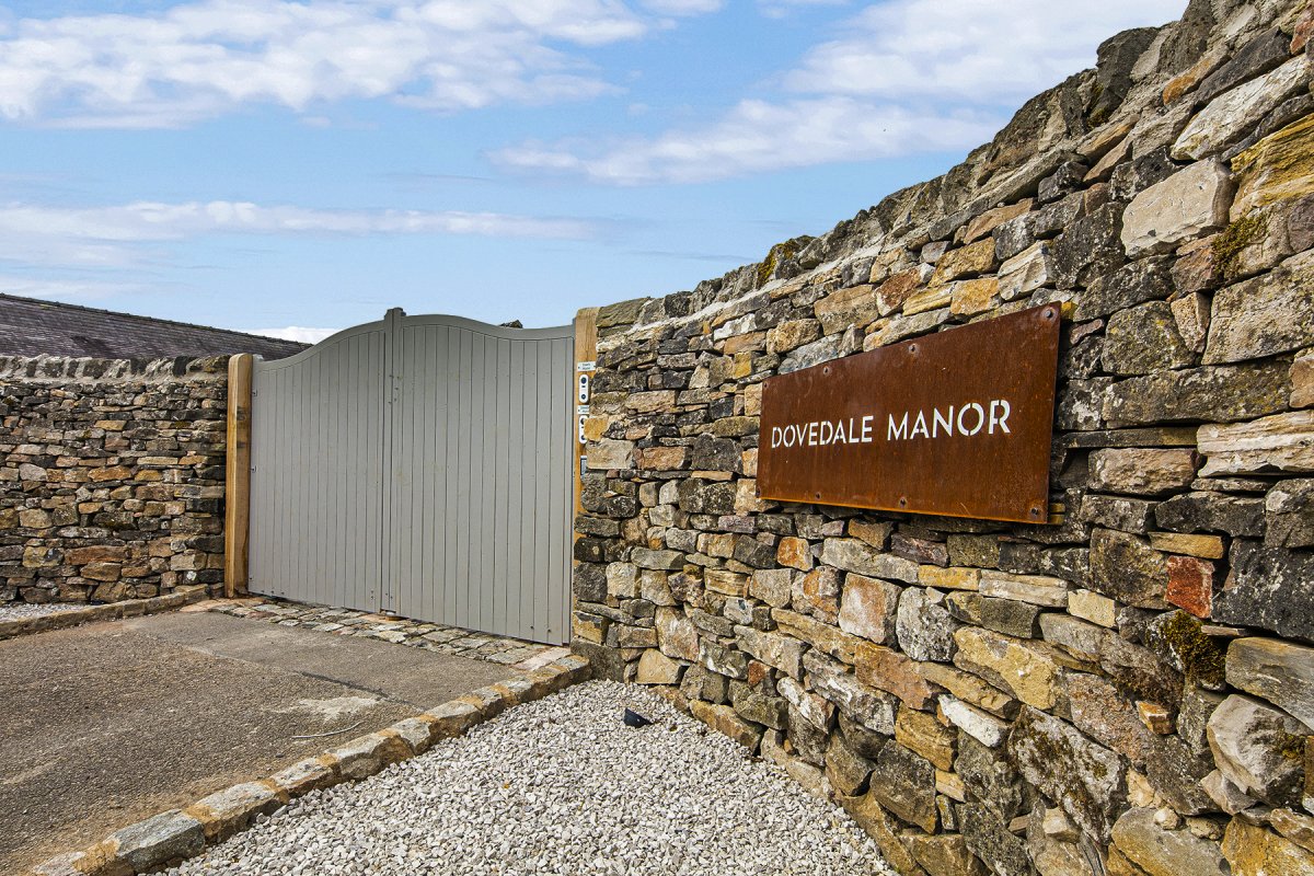Dovedale Manor | Large holiday house, Derbyshire