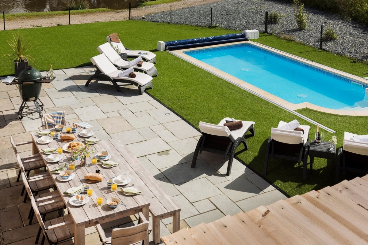 12 Holiday Houses With Swimming Pools | Group Accommodation
