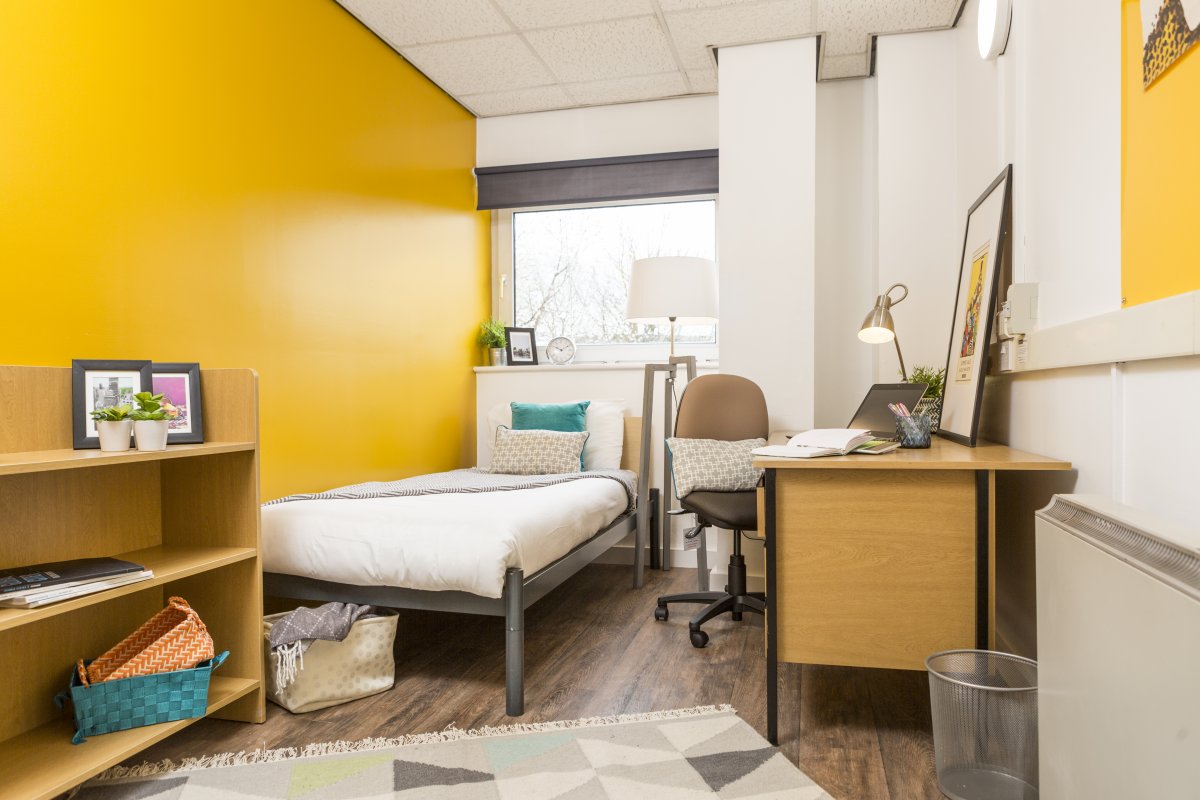 University Rooms to rent during holidays