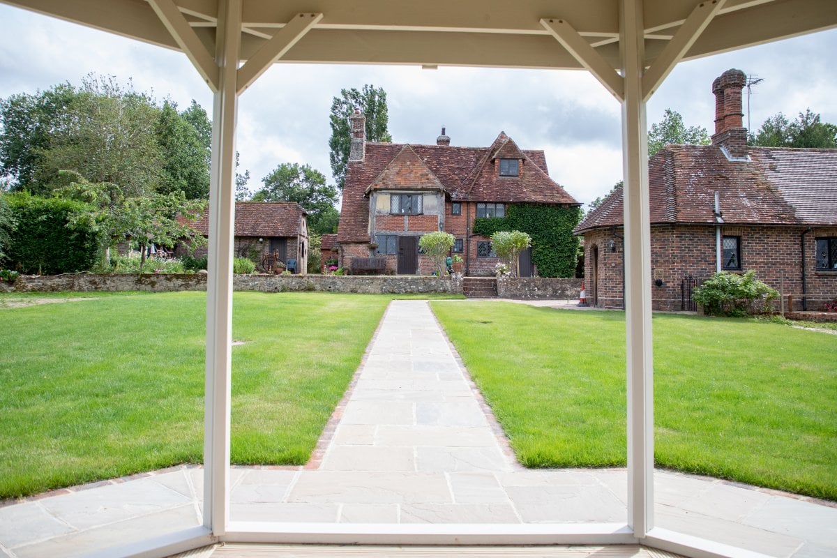 Pekes Manor | Large Tudor Manor House for Groups, East Sussex