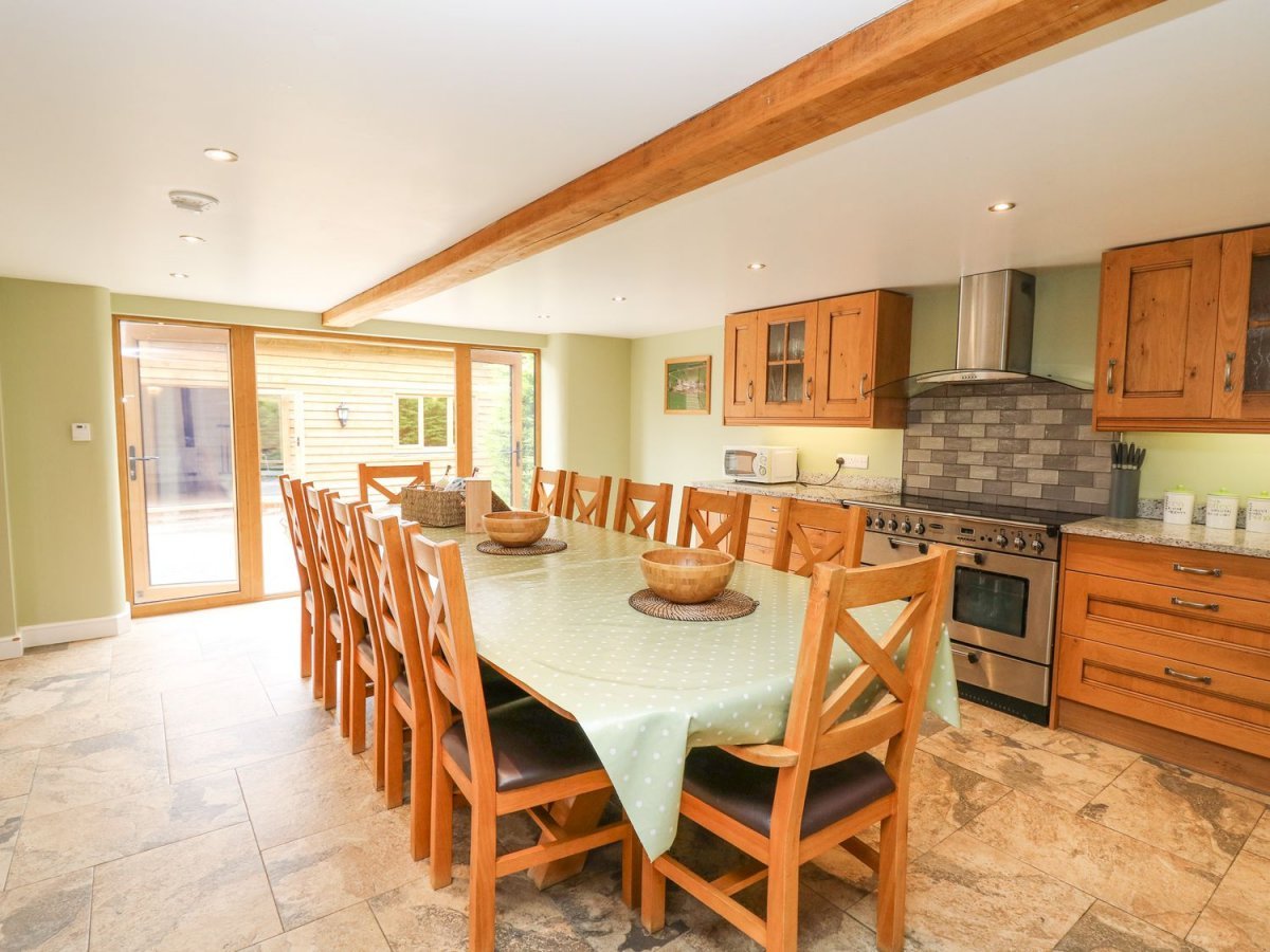 Dunfield House | Large group holiday house in Kington