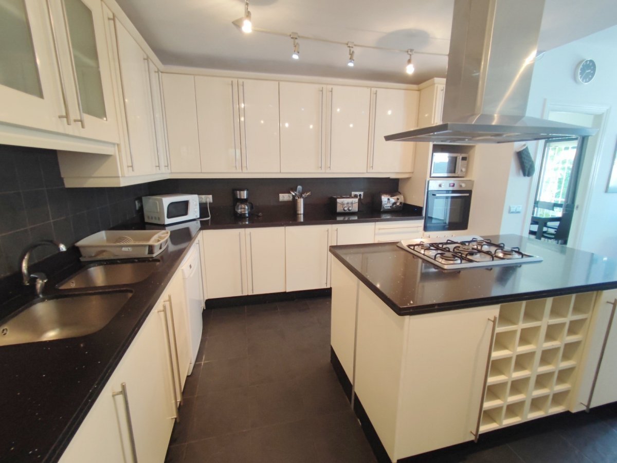 Villa Vee | Large Spanish holiday villa, Andalucia