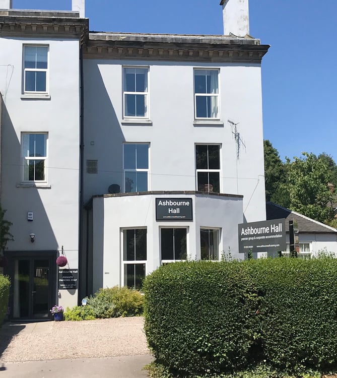 Ashbourne Hall | Big, Luxury Accommodation in Peak District