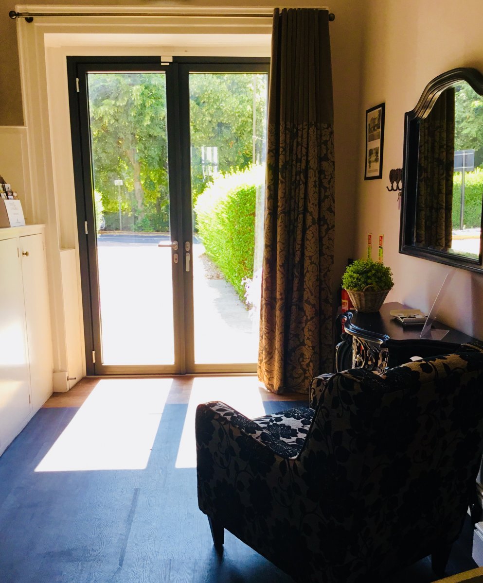 Ashbourne Hall | Big, Luxury Accommodation in Peak District