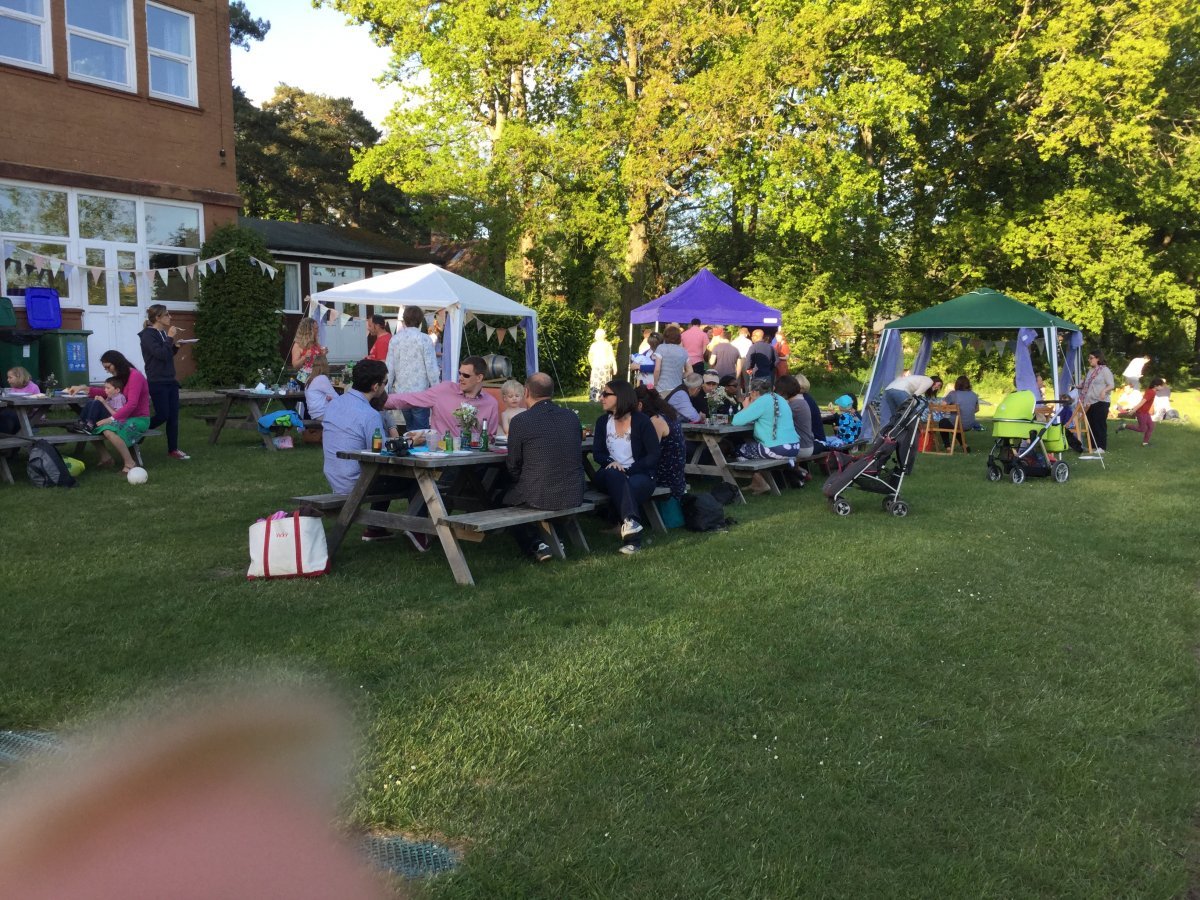 Ridge Farm | Large Farmhouse for Group Hollidays, Dorking