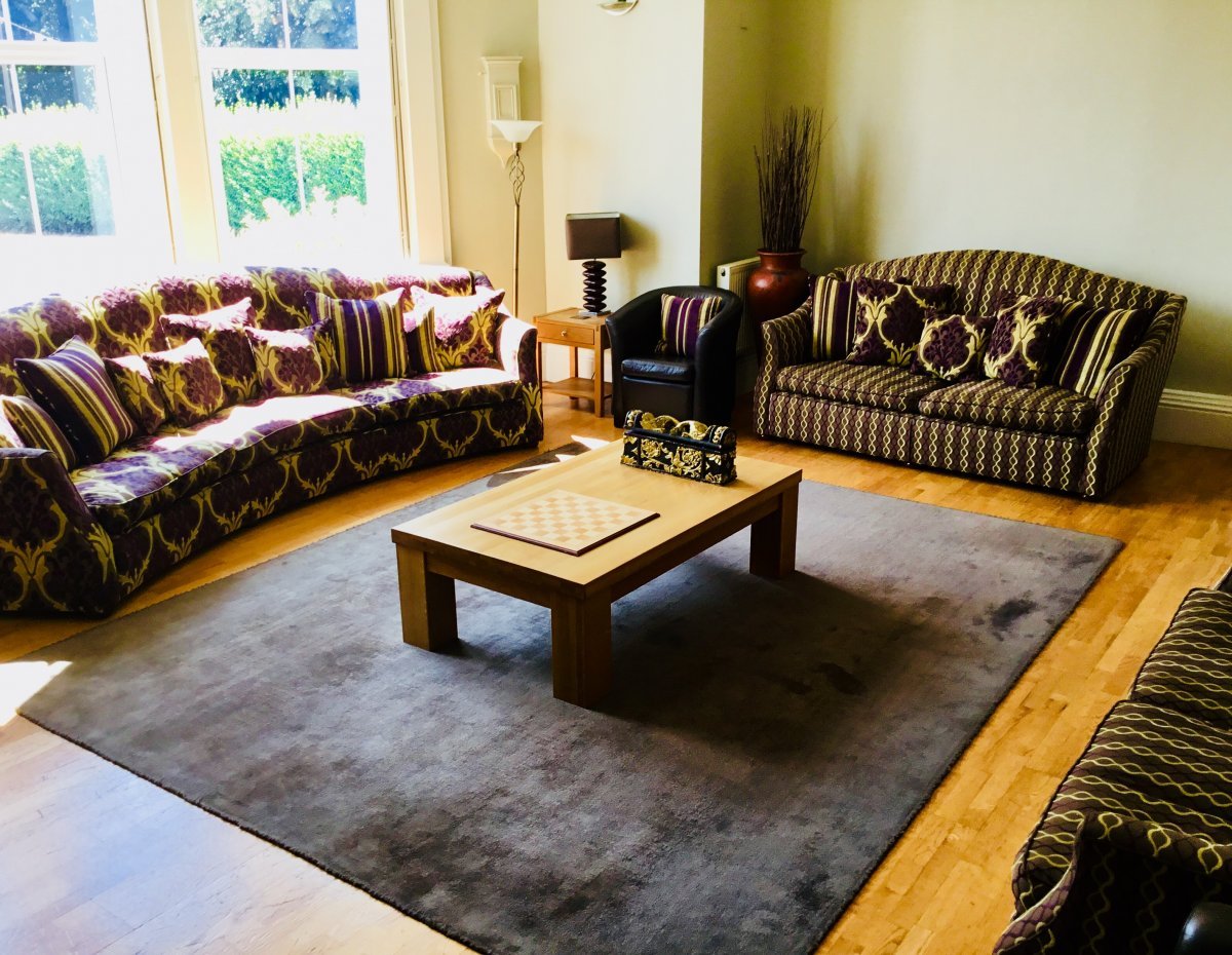 Ashbourne Hall | Big, Luxury Accommodation in Peak District